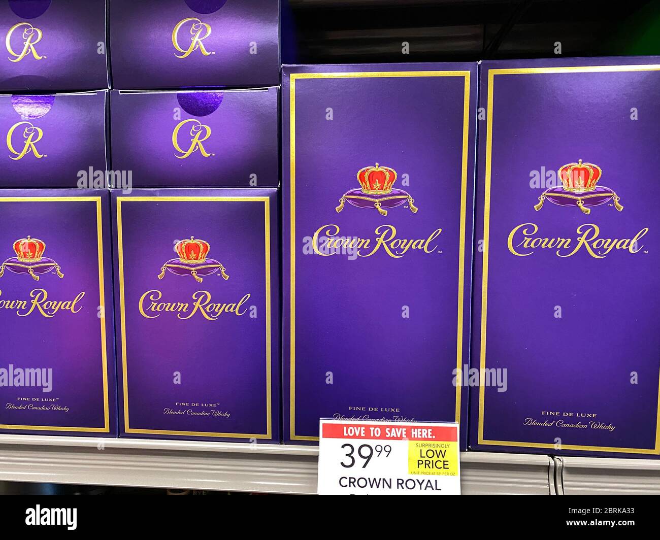 Crown royal whiskey hi-res stock photography and images - Alamy