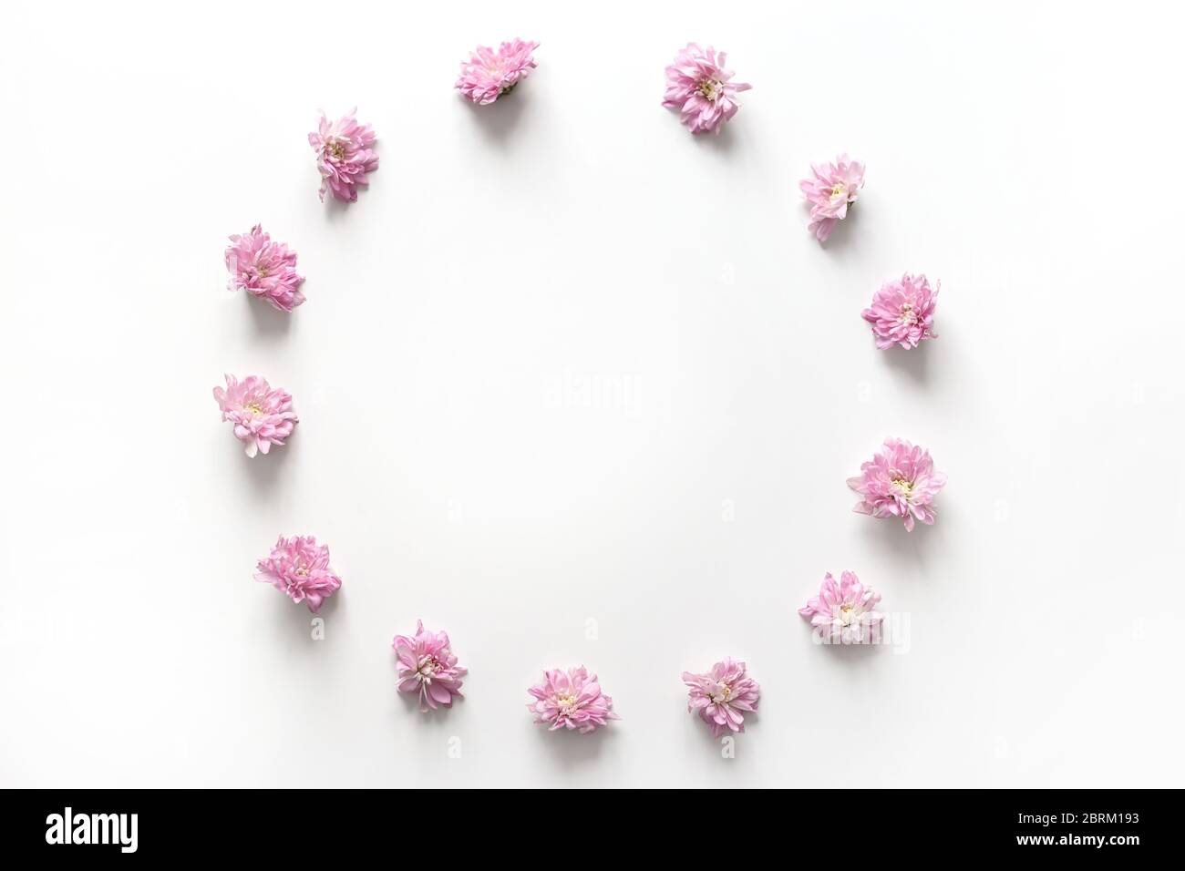 Round Frame Flowers High Resolution Stock Photography and Images - Alamy