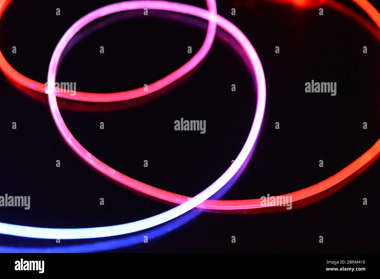 Red and blue light wire, a light guide wire with different light ...