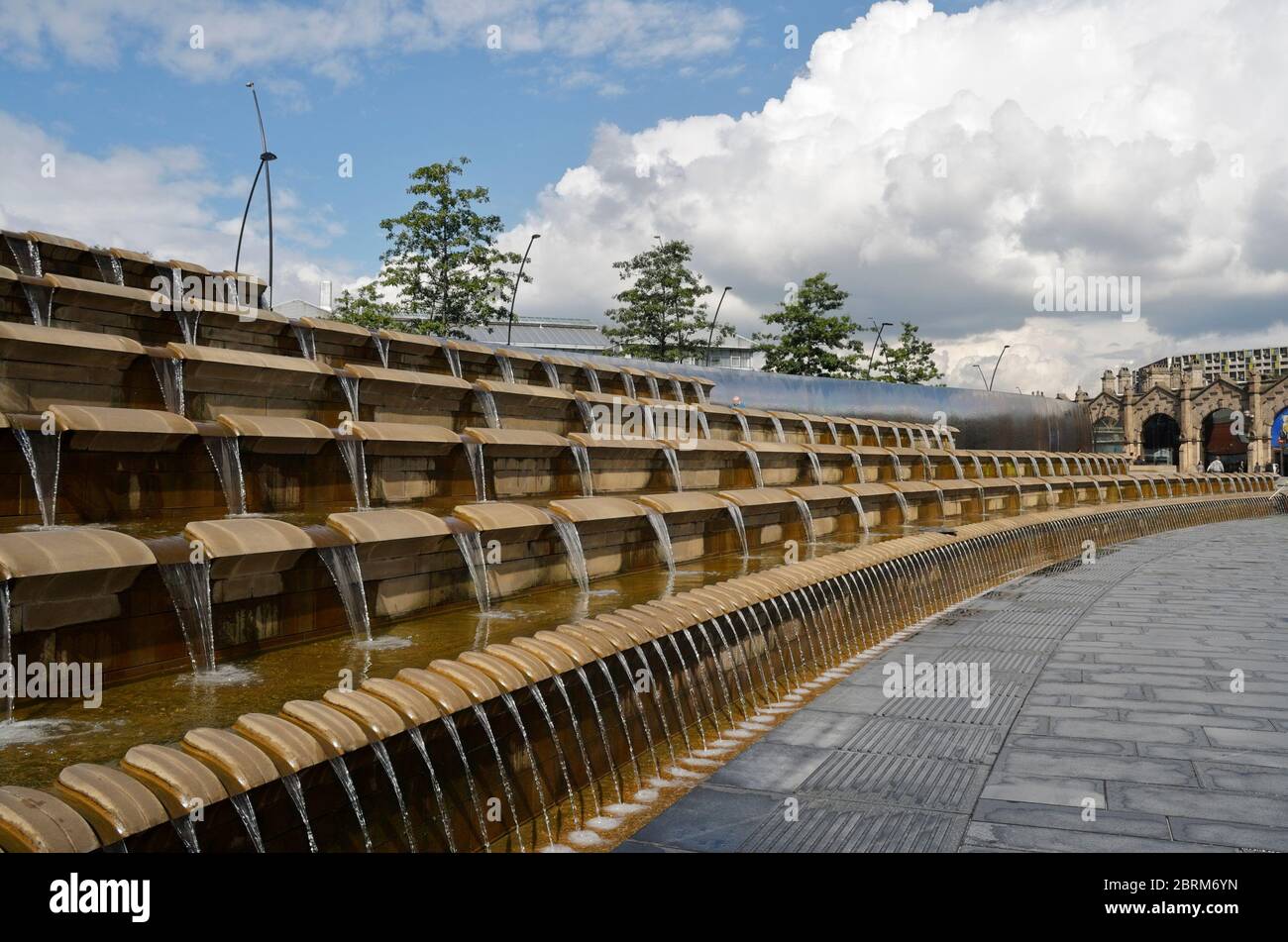 Sheffield station water feature uk hi-res stock photography and images ...