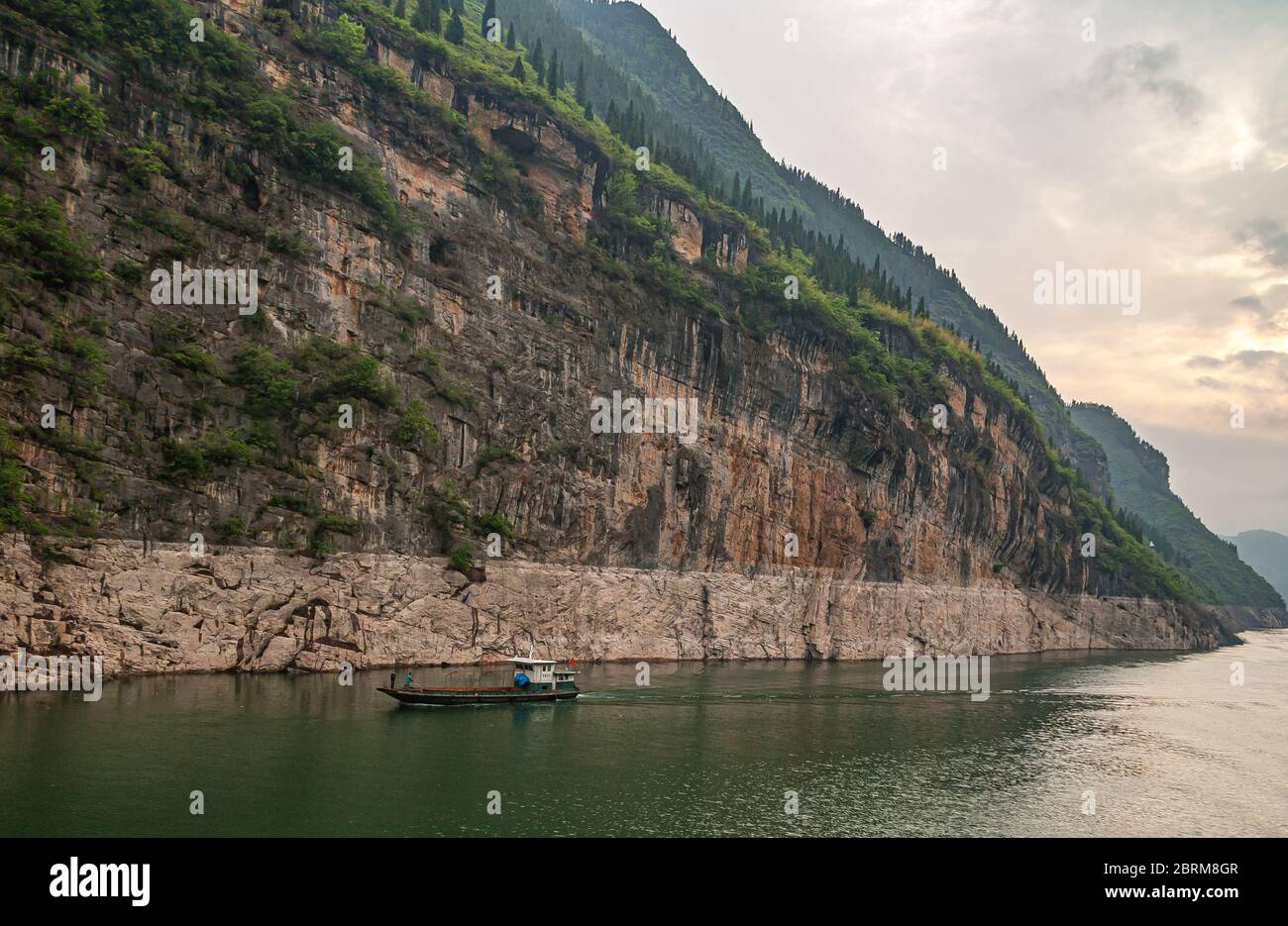 Guandukou, Hubei, China - May 7, 2010: Wu Gorge in Yangtze River: small ...