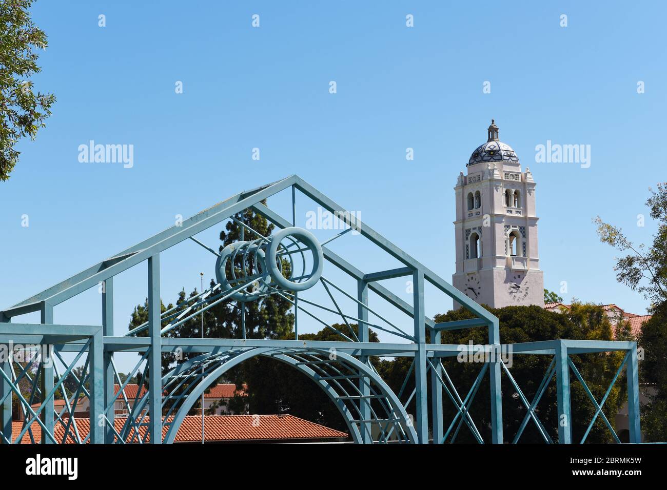 High school campus hi-res stock photography and images - Alamy