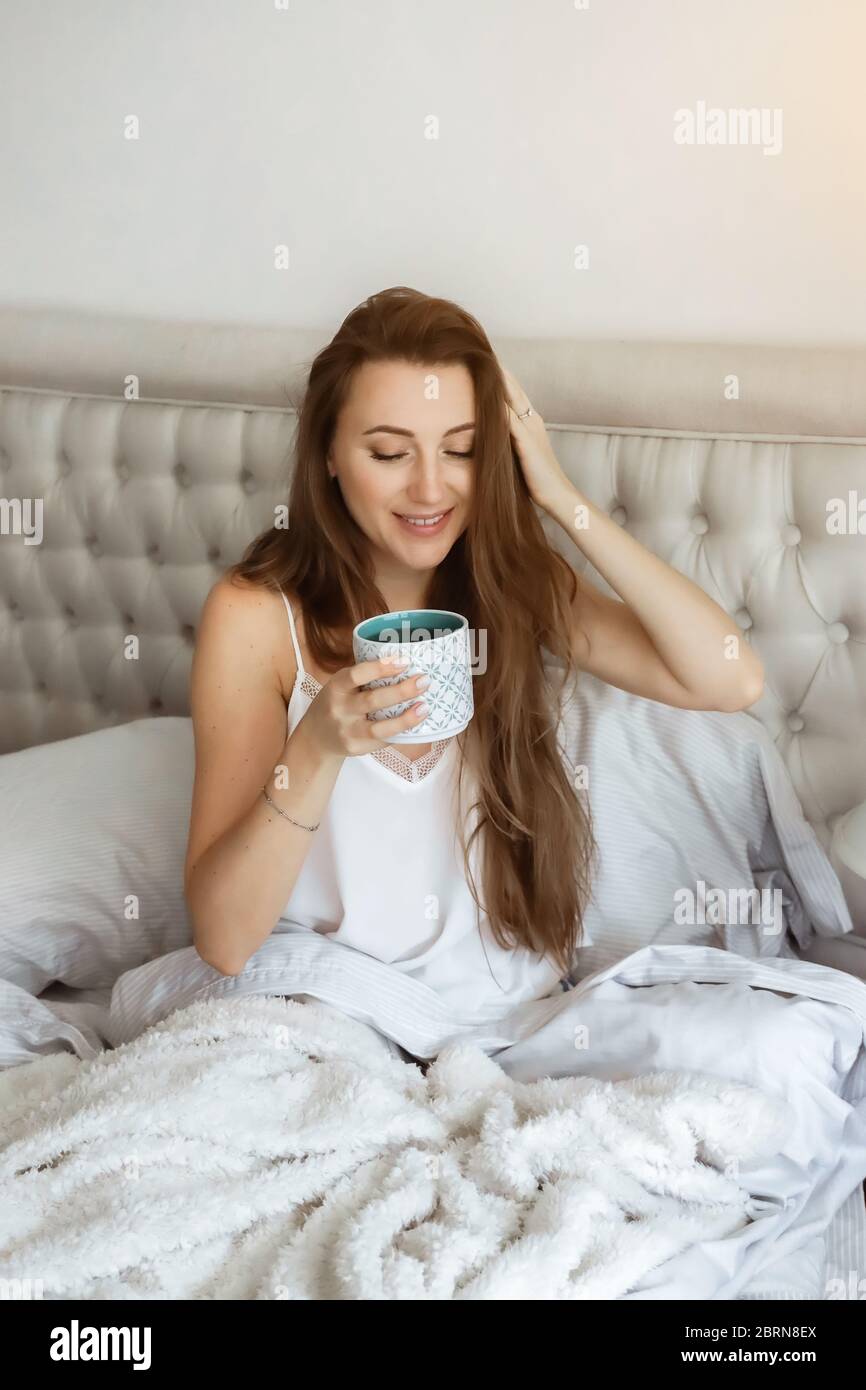 Home self isolation, bedtime. People adaptation during covid-19 ...