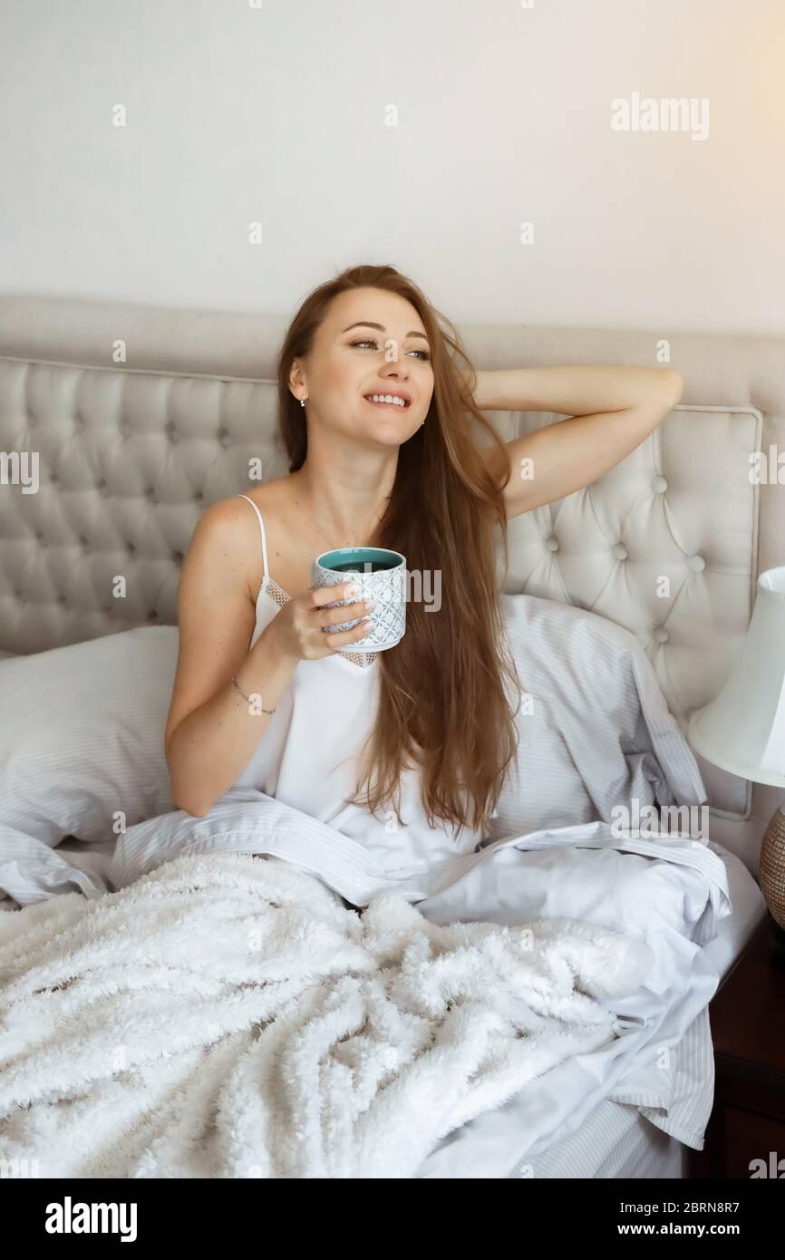 Home self isolation, bedtime. People adaptation during covid-19 ...