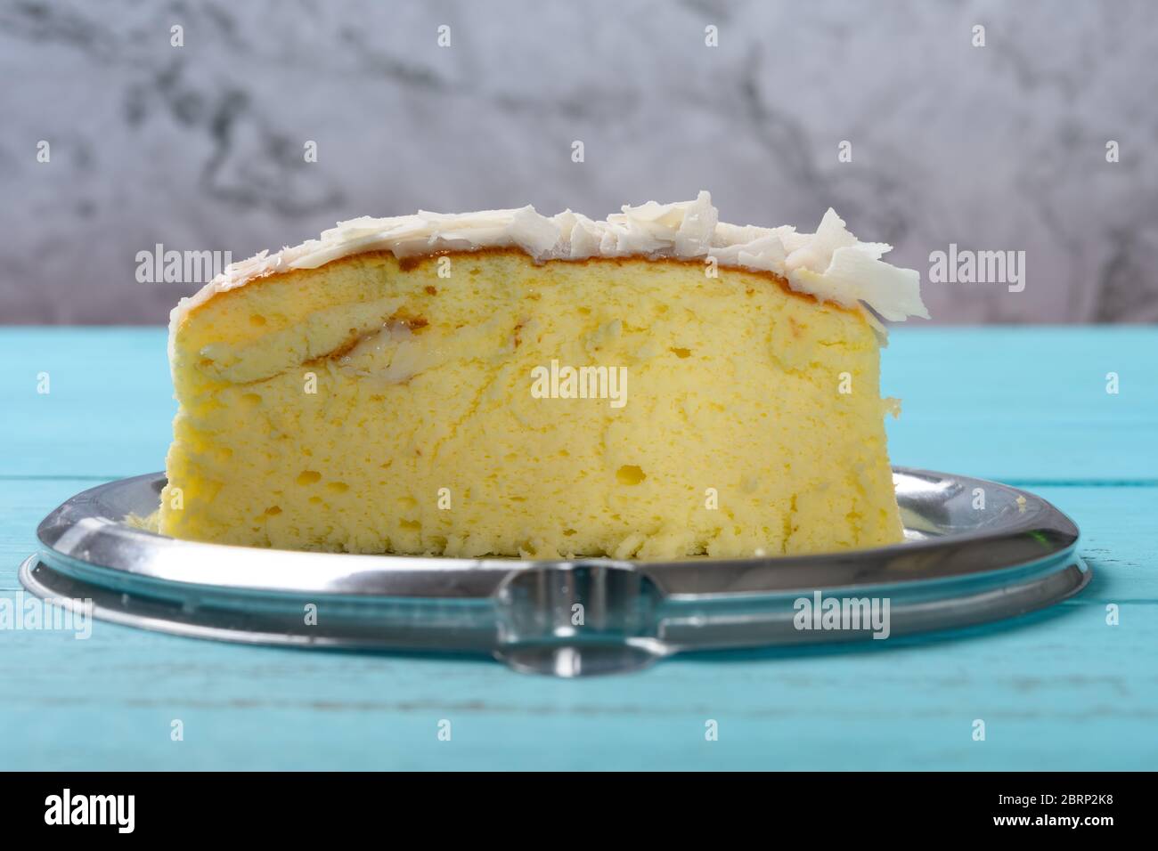 Gold flake dessert hi-res stock photography and images - Alamy