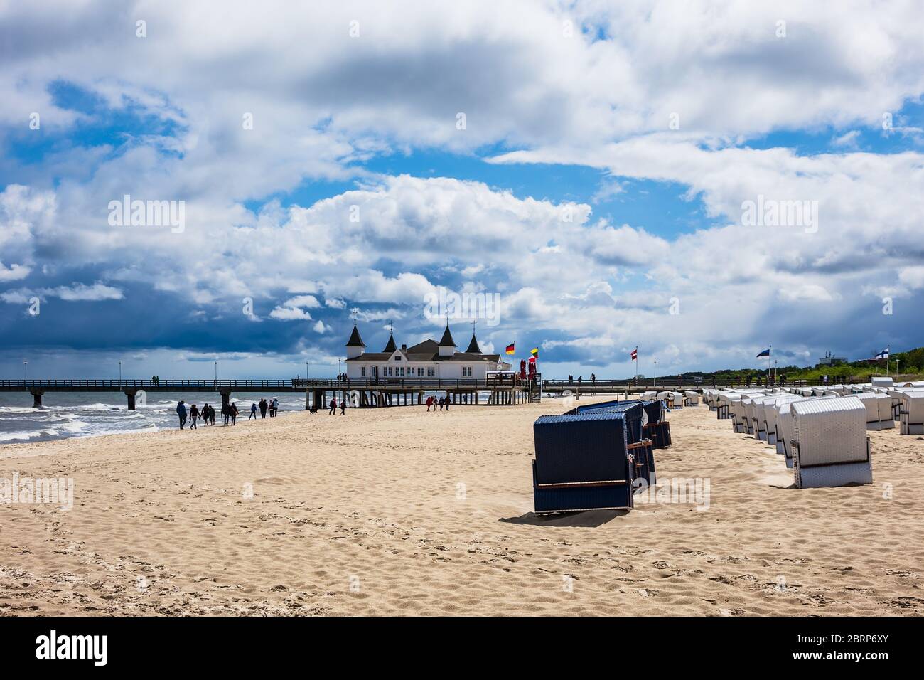 Die Seebrücke in Ahlbeck auf der Insel Usedom Stock Photo - Alamy