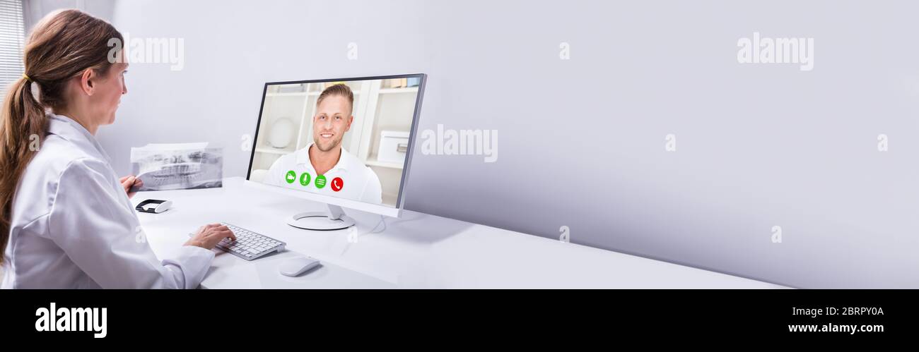 Chat screen hi-res stock photography and images - Alamy