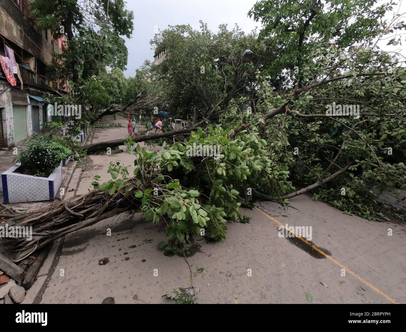 India cyclone damage hi-res stock photography and images - Alamy