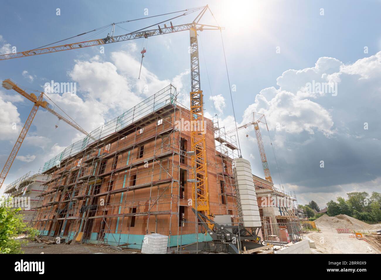 Rohbau eines Mehrfamilienhauses, Deutschland Stock Photo - Alamy