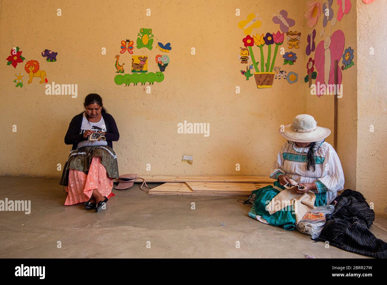 Otomi indigenous community hi-res stock photography and images - Alamy