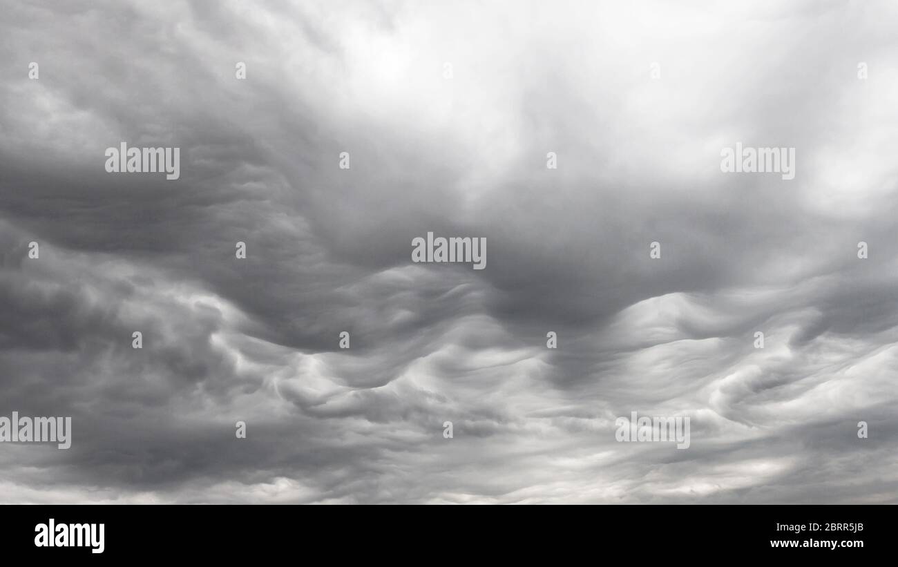 Mammatus clouds formation in a dramatic dark sky Stock Photo - Alamy