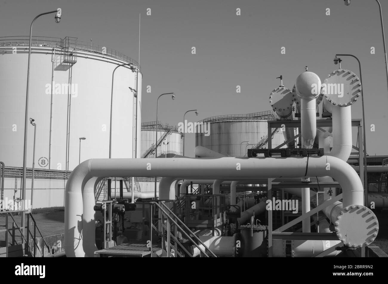 Chemical plant pipe rack Black and White Stock Photos & Images - Alamy