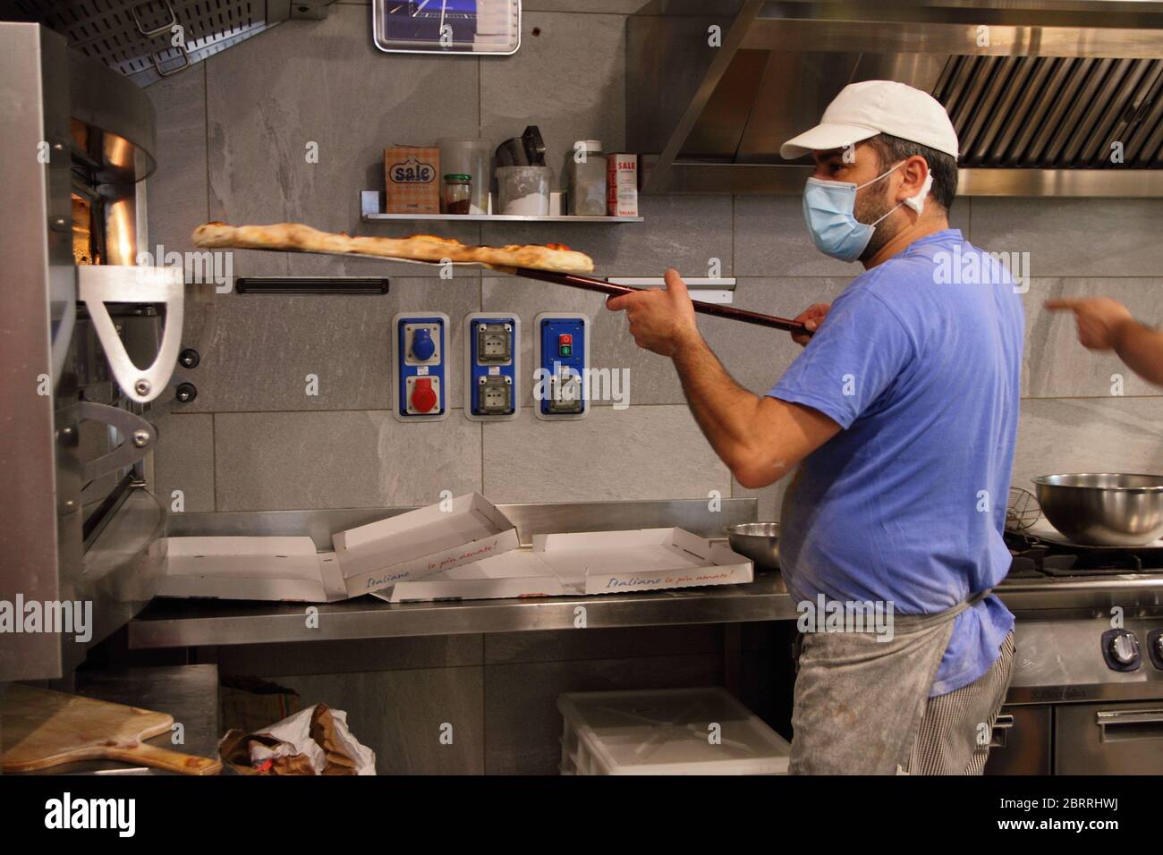 Pizza manager hi-res stock photography and images - Alamy