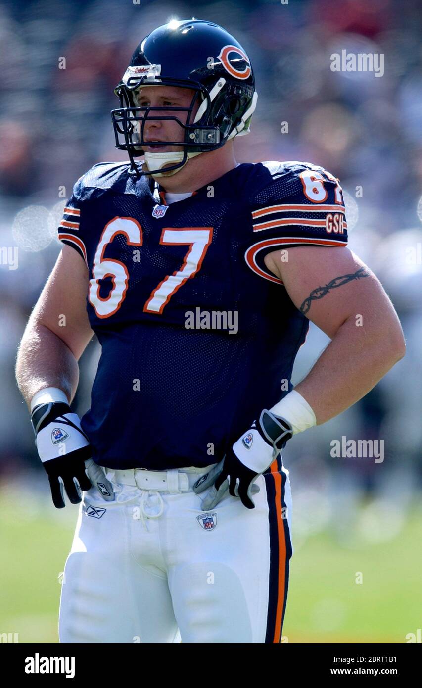 Chicago, United States. 05th Oct, 2003. Chicago Bears center Josh ...