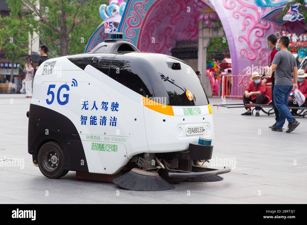 Driving a road sweeper hi-res stock photography and images - Alamy