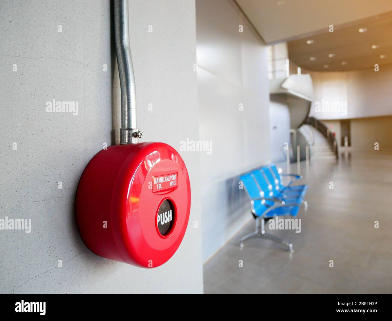 Fire alarm call point hi-res stock photography and images - Alamy
