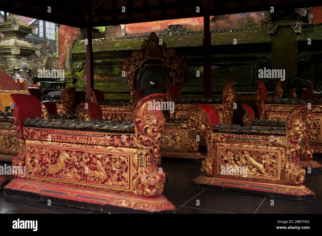 Traditional Bali musical instruments and dance performances legong and ...