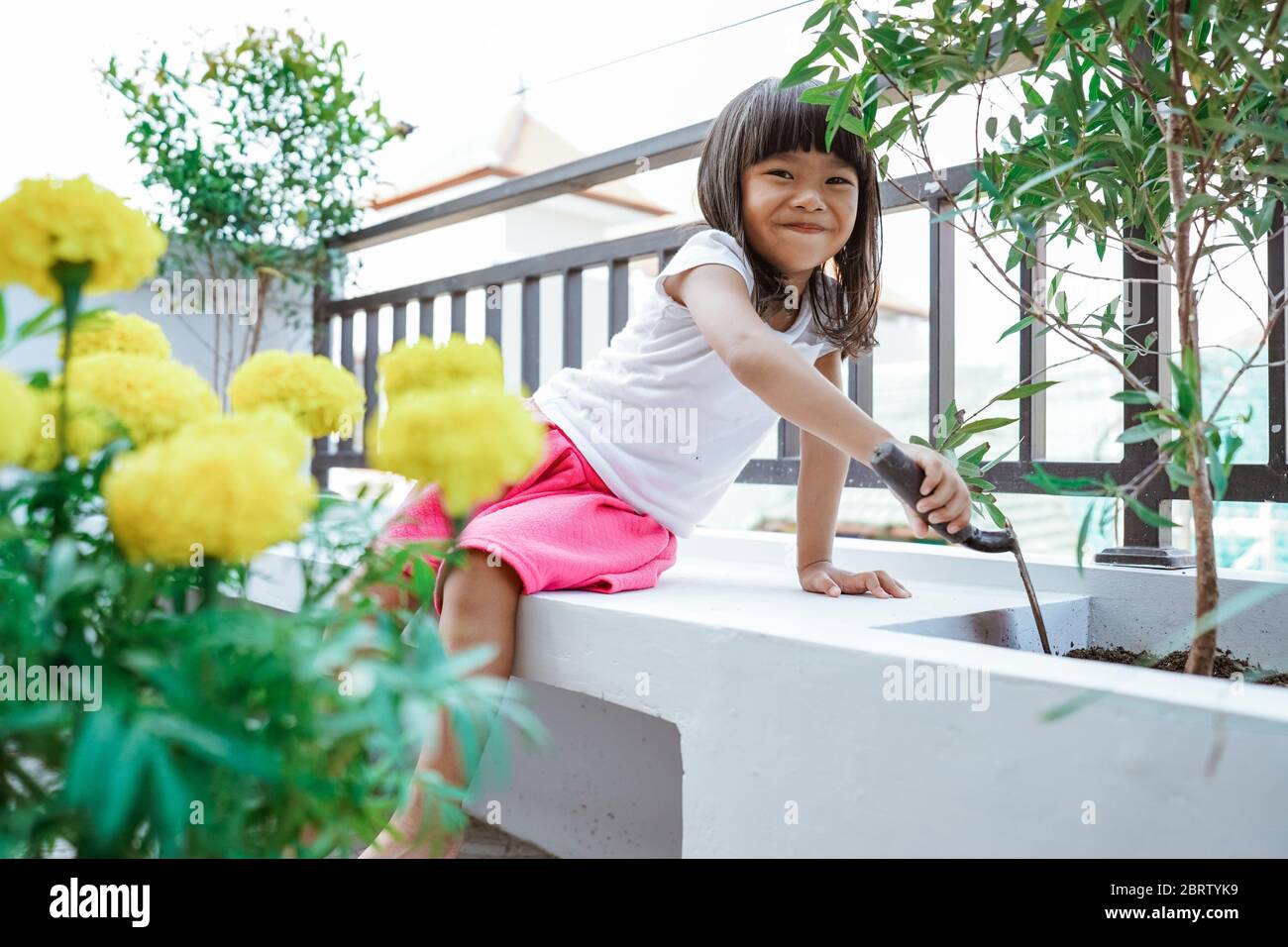 Child development observation hi-res stock photography and images - Alamy