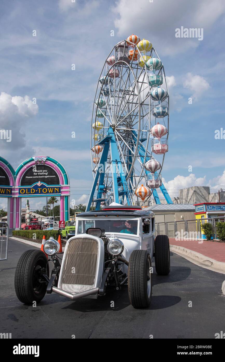 Orlando street at night hi-res stock photography and images - Alamy