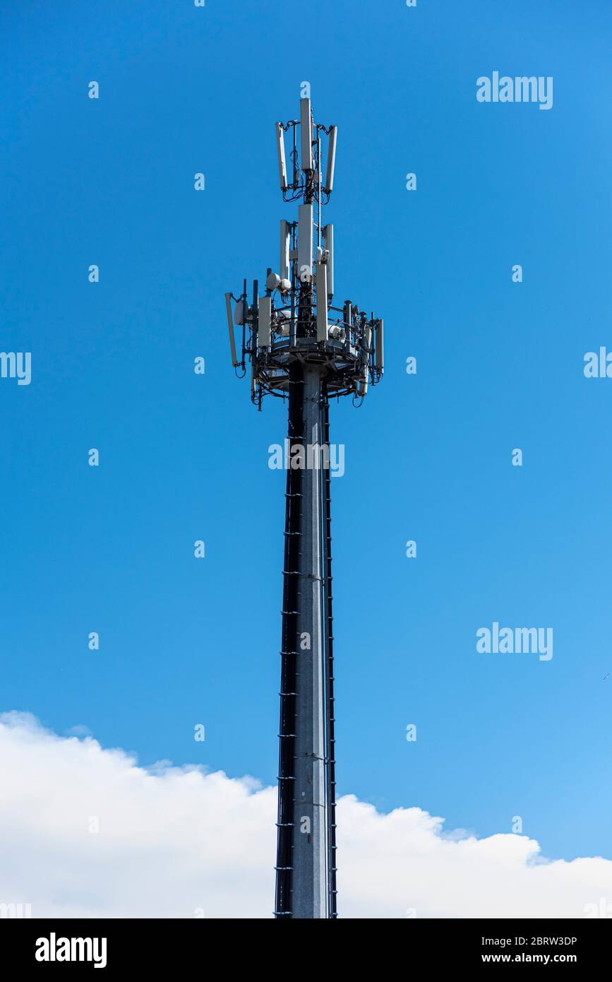 Antenna used for mobile phones network Stock Photo - Alamy