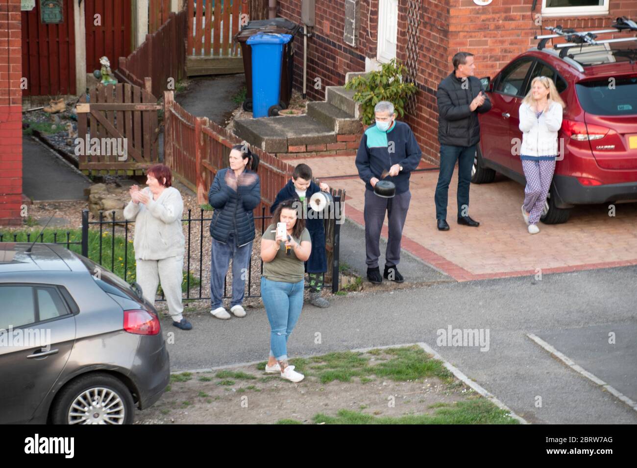 Clapping nhs man hi-res stock photography and images - Alamy