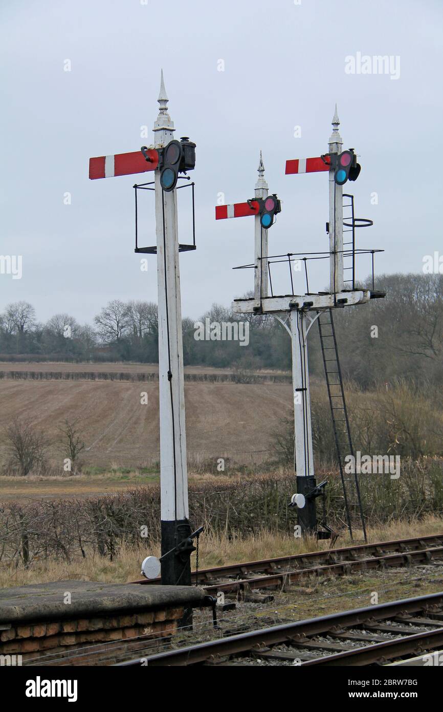 Train signals hi-res stock photography and images - Alamy