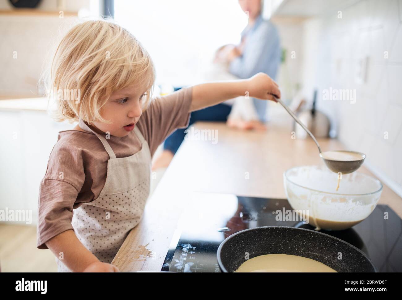 Pancakes woman blond hi-res stock photography and images - Alamy