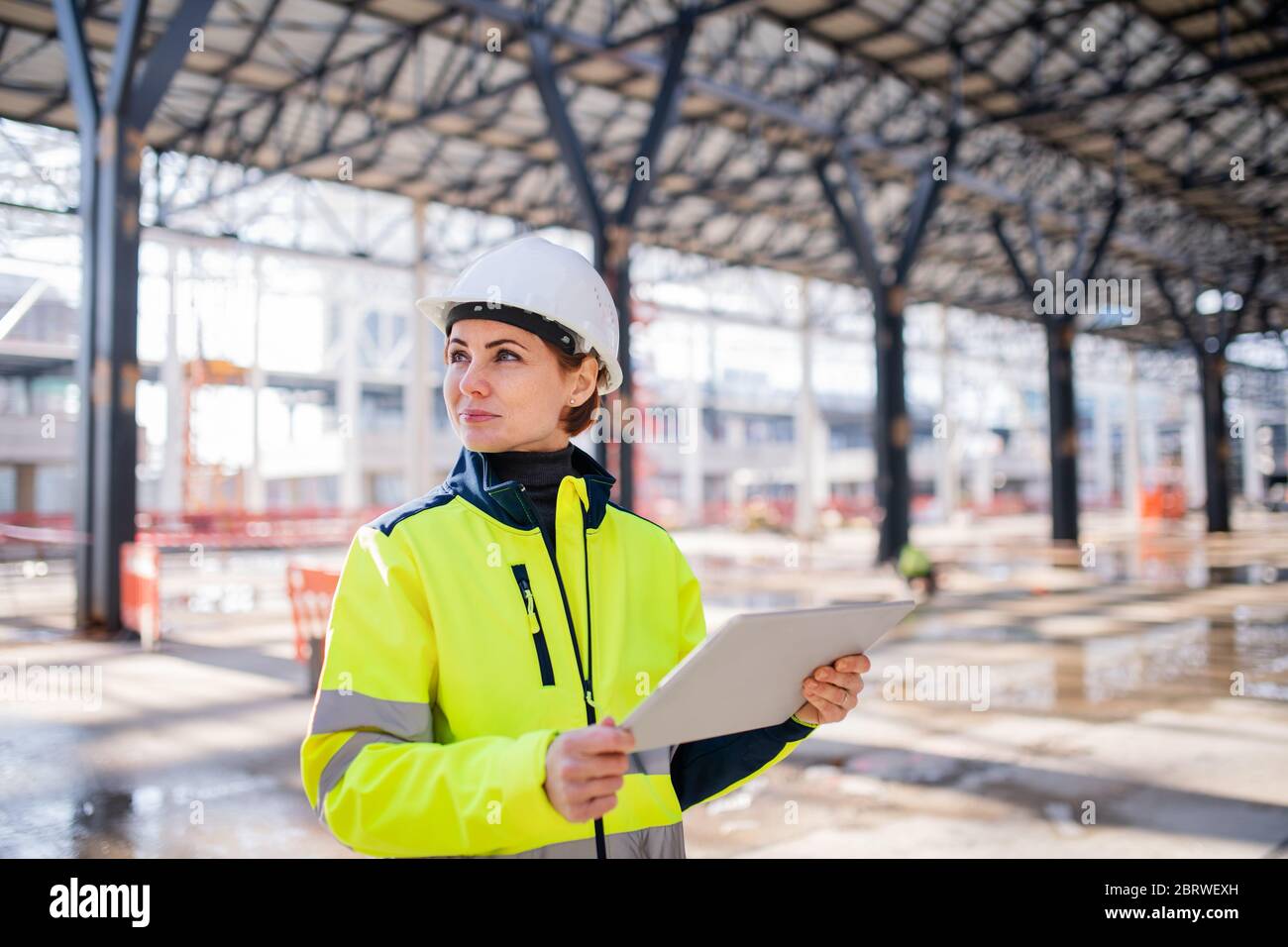 Woman construction workers hi-res stock photography and images - Alamy