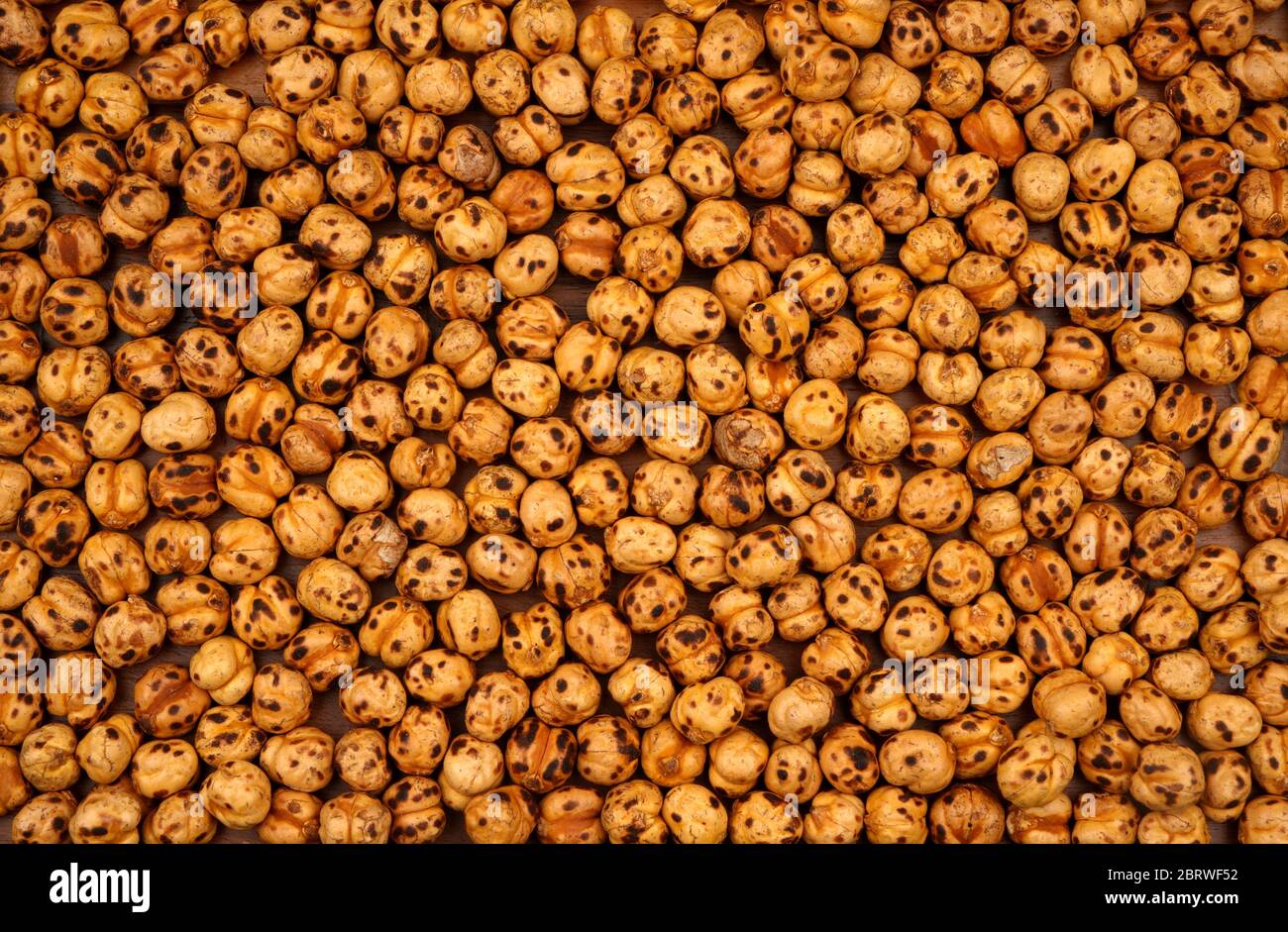 Organic yellow chickpeas. For texture or background Stock Photo - Alamy