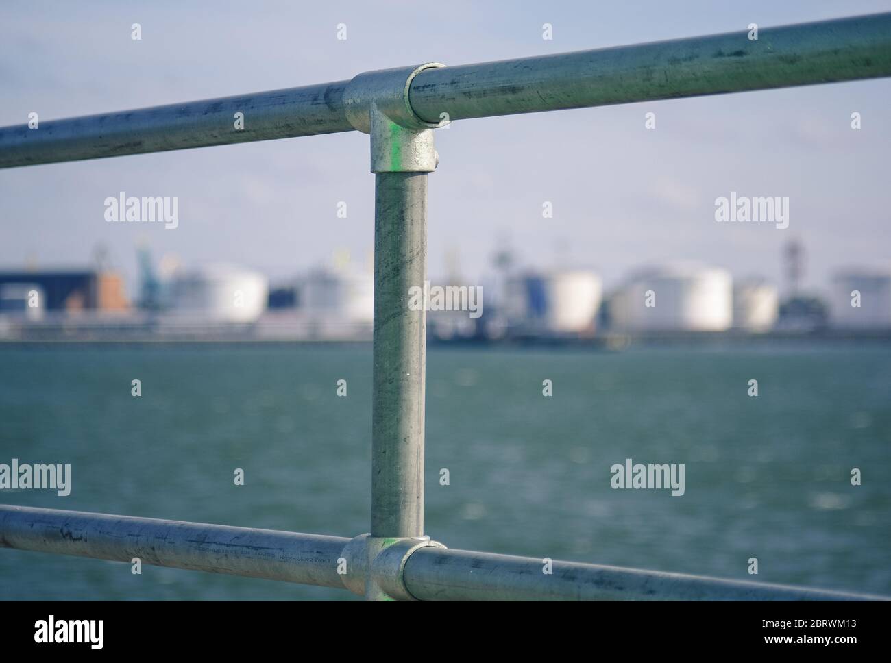Connecting element on the handrail Stock Photo - Alamy