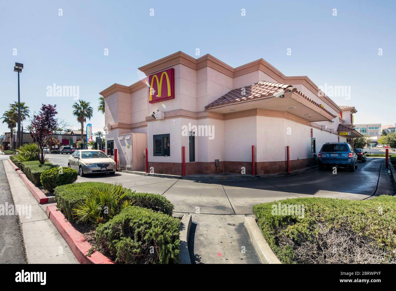 Drive thru restaurant hi-res stock photography and images - Alamy