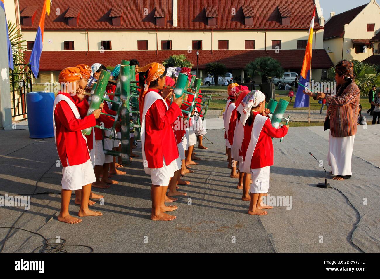 Toraja tribe hi-res stock photography and images - Alamy