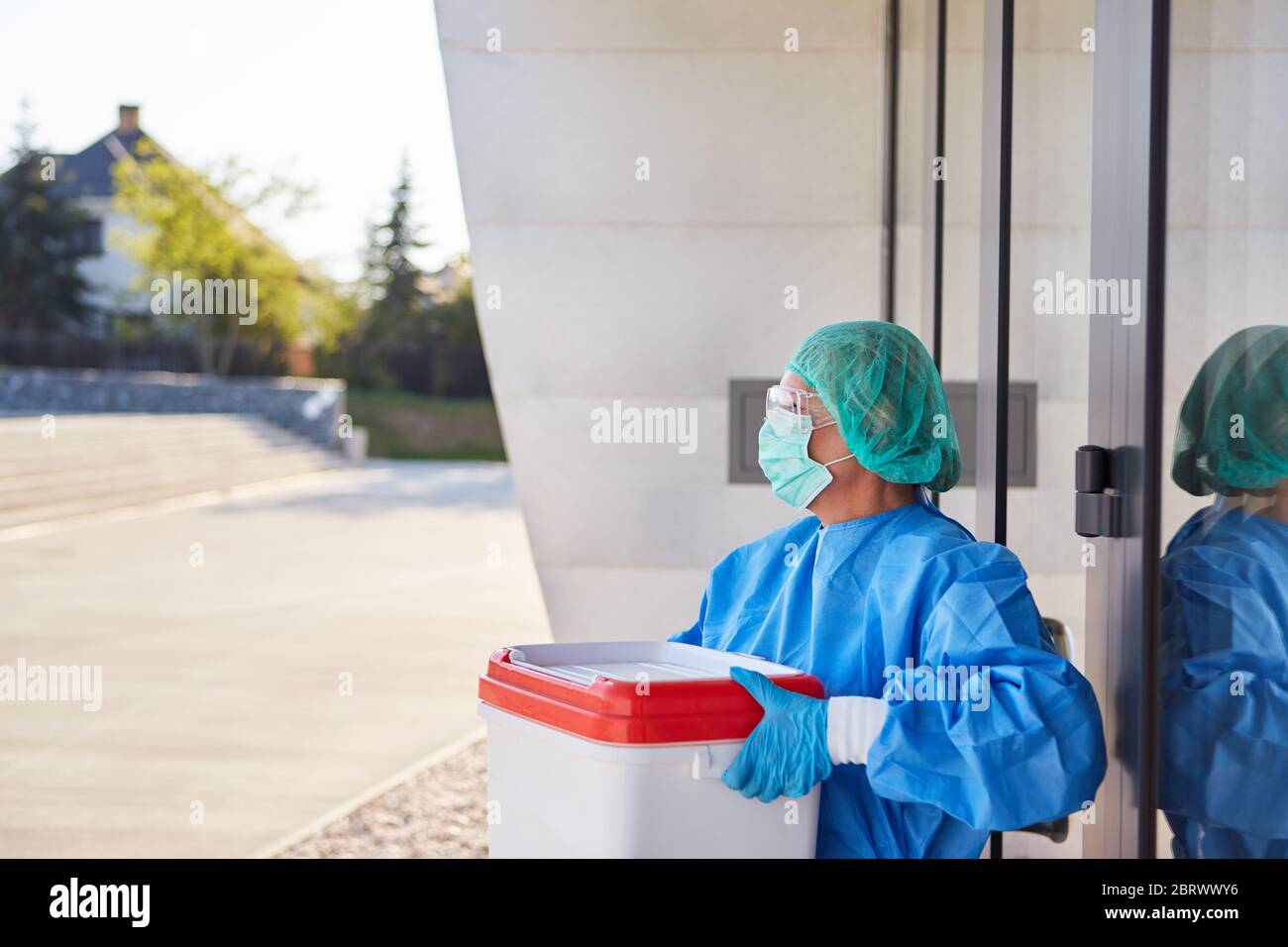 Organ transport box hi-res stock photography and images - Alamy