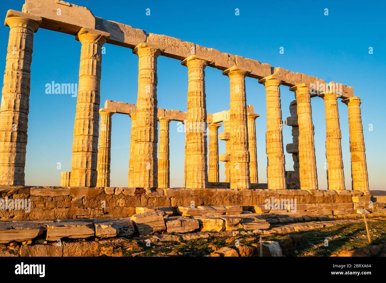 sunshine on ancient columns of parthenon in athens Stock Photo - Alamy