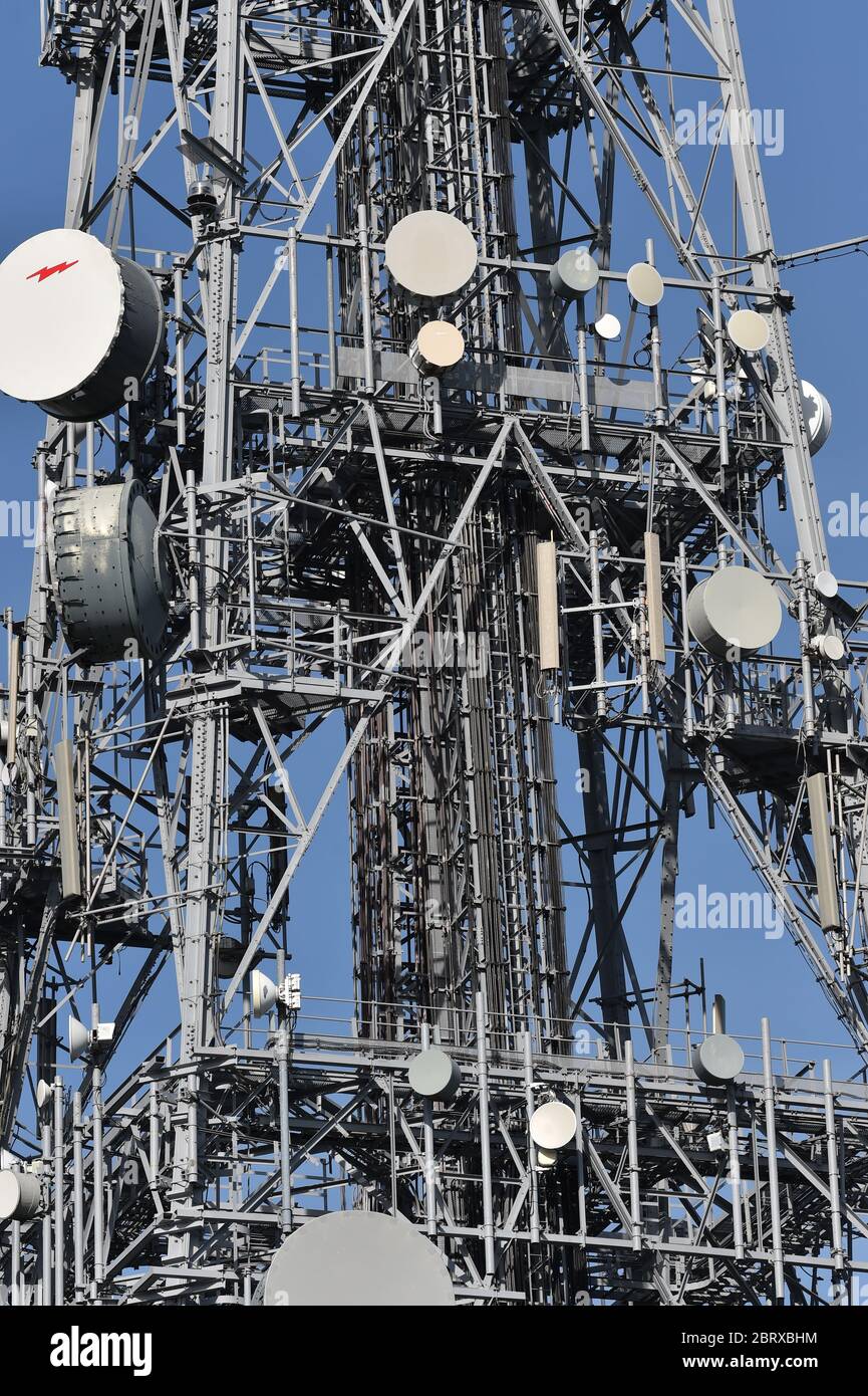 Tall Telecommunications mast in south London Stock Photo - Alamy
