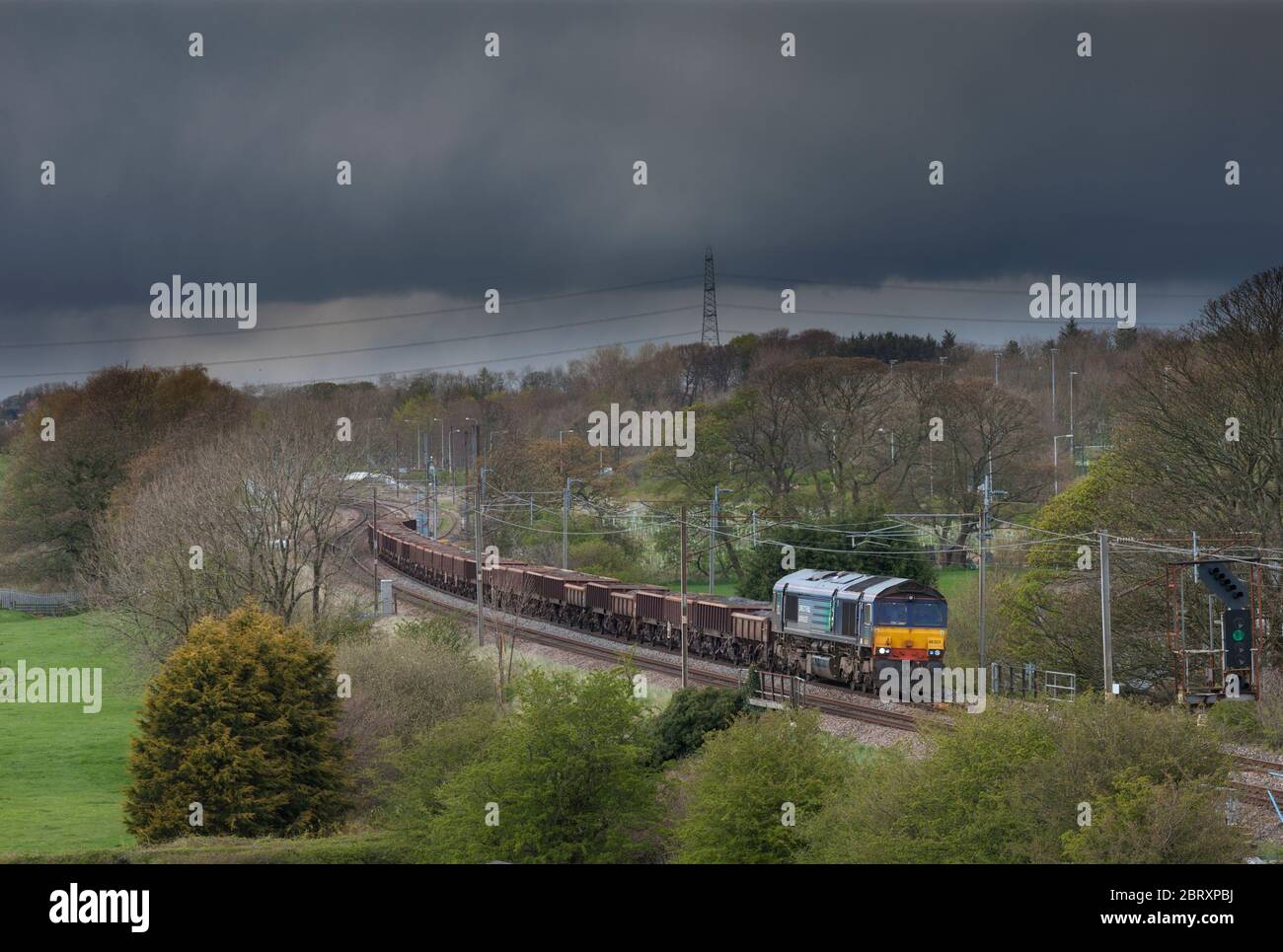 Direct rail Services class 66 diesel locomotive 66303 hauling a freight ...
