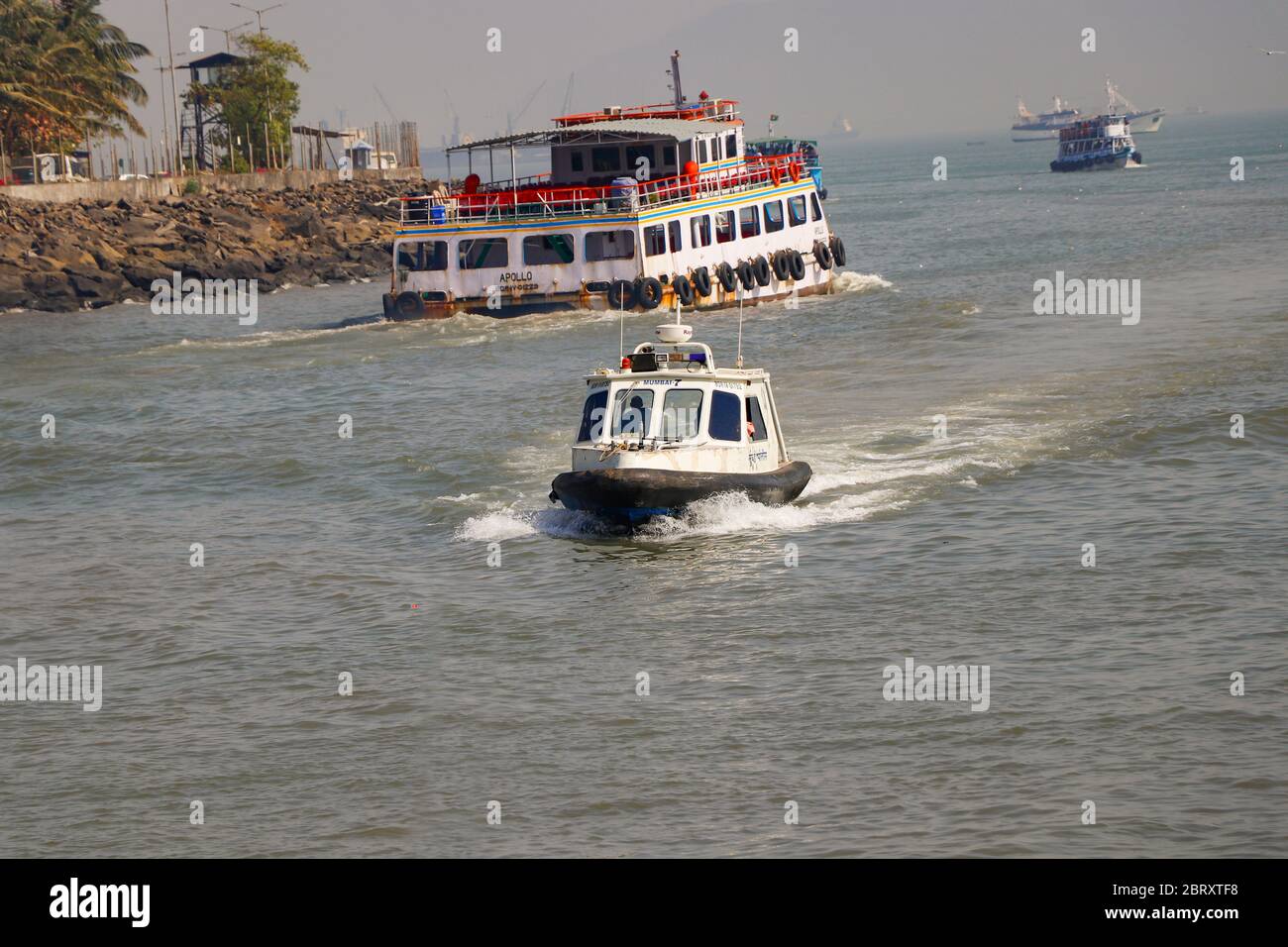 Small Boat with sea Mumbai, India Stock Photo - Alamy