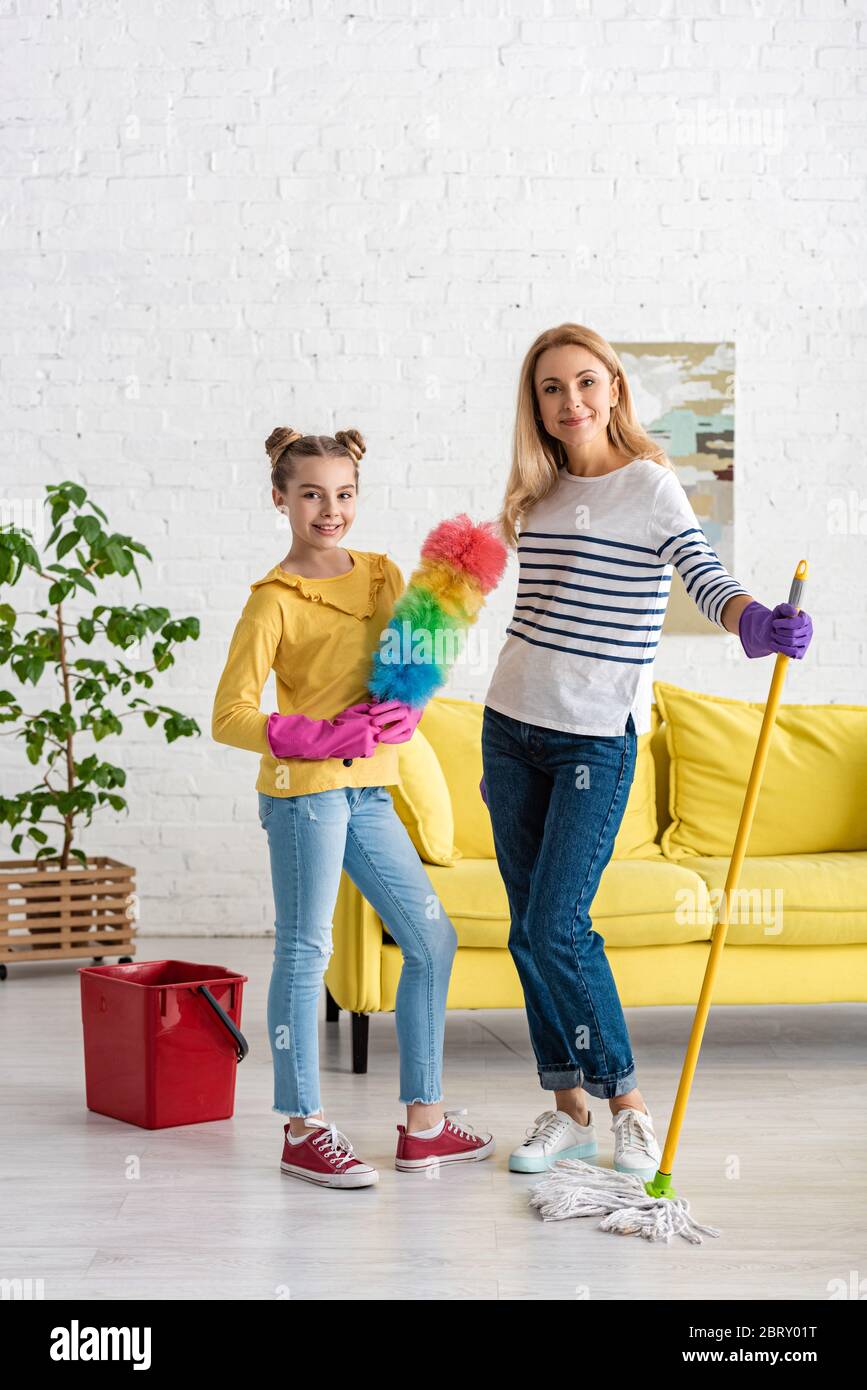 Green feather duster hi-res stock photography and images - Alamy