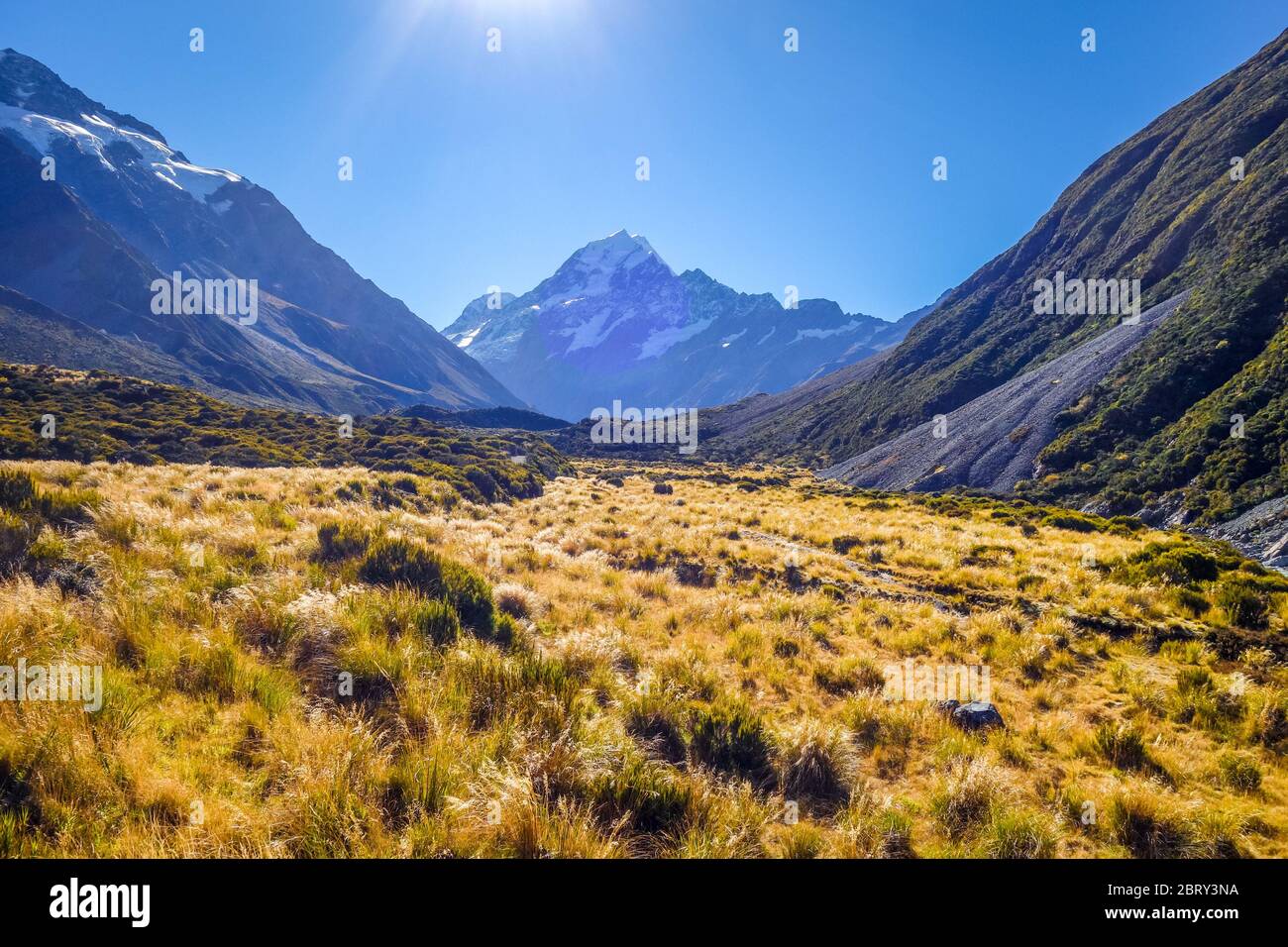 Aoraki Mount Cook mountain landscape, New Zealand Stock Photo - Alamy