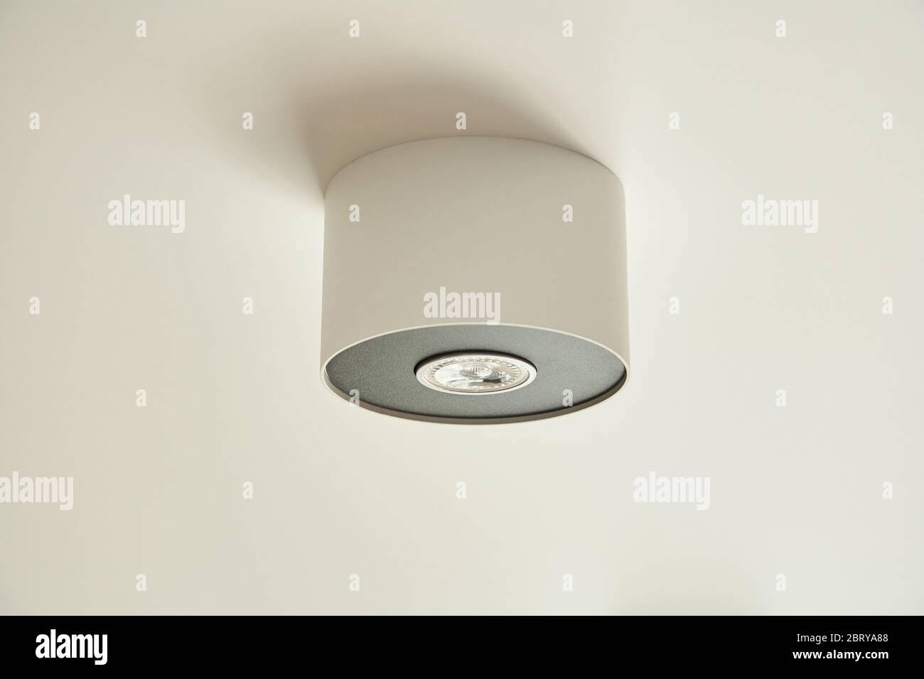 Halogen light ceiling hi-res stock photography and images - Alamy