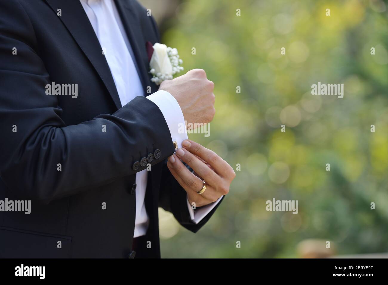 Cufflinks groom in black hi-res stock photography and images - Alamy