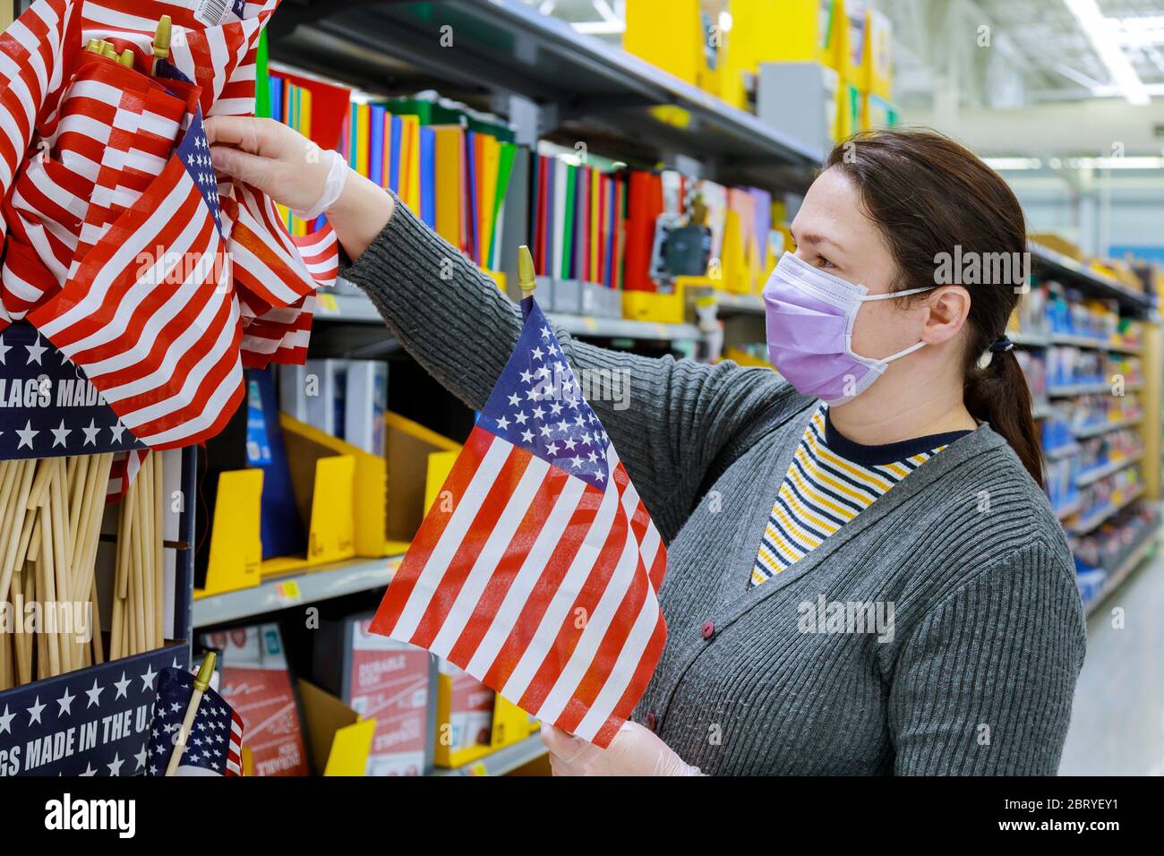 Buying us flags hi-res stock photography and images - Alamy