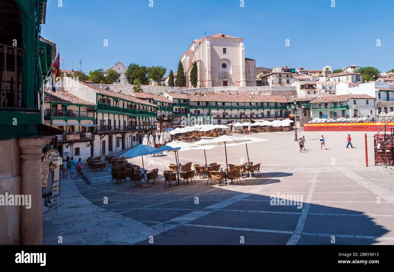 Plaza mayor de Chinchón. Conjunto histórico artístico. Madrid. España ...