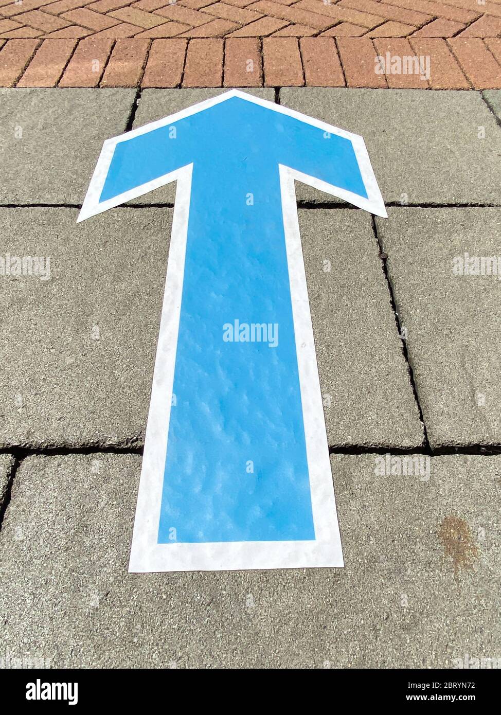 Direction straight ahead hi-res stock photography and images - Alamy