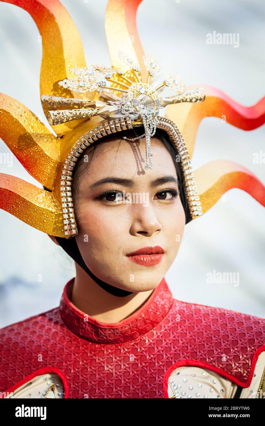 Asian head dress hi-res stock photography and images - Alamy