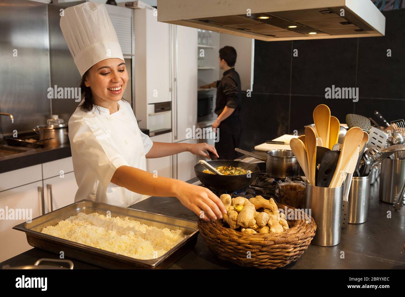 Female ginger kitchen hi-res stock photography and images - Alamy