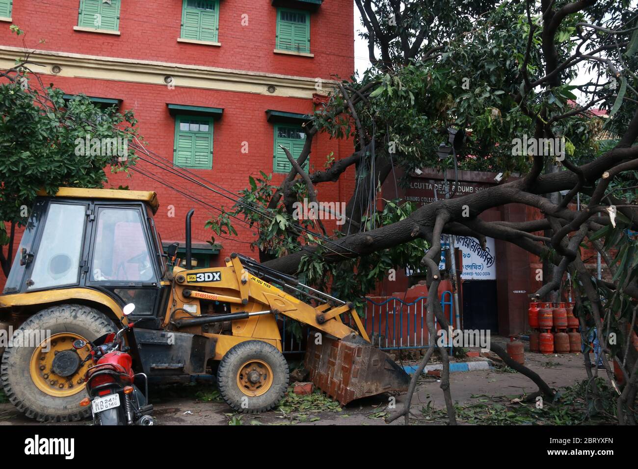 Cyclone amphan shelters hi-res stock photography and images - Alamy