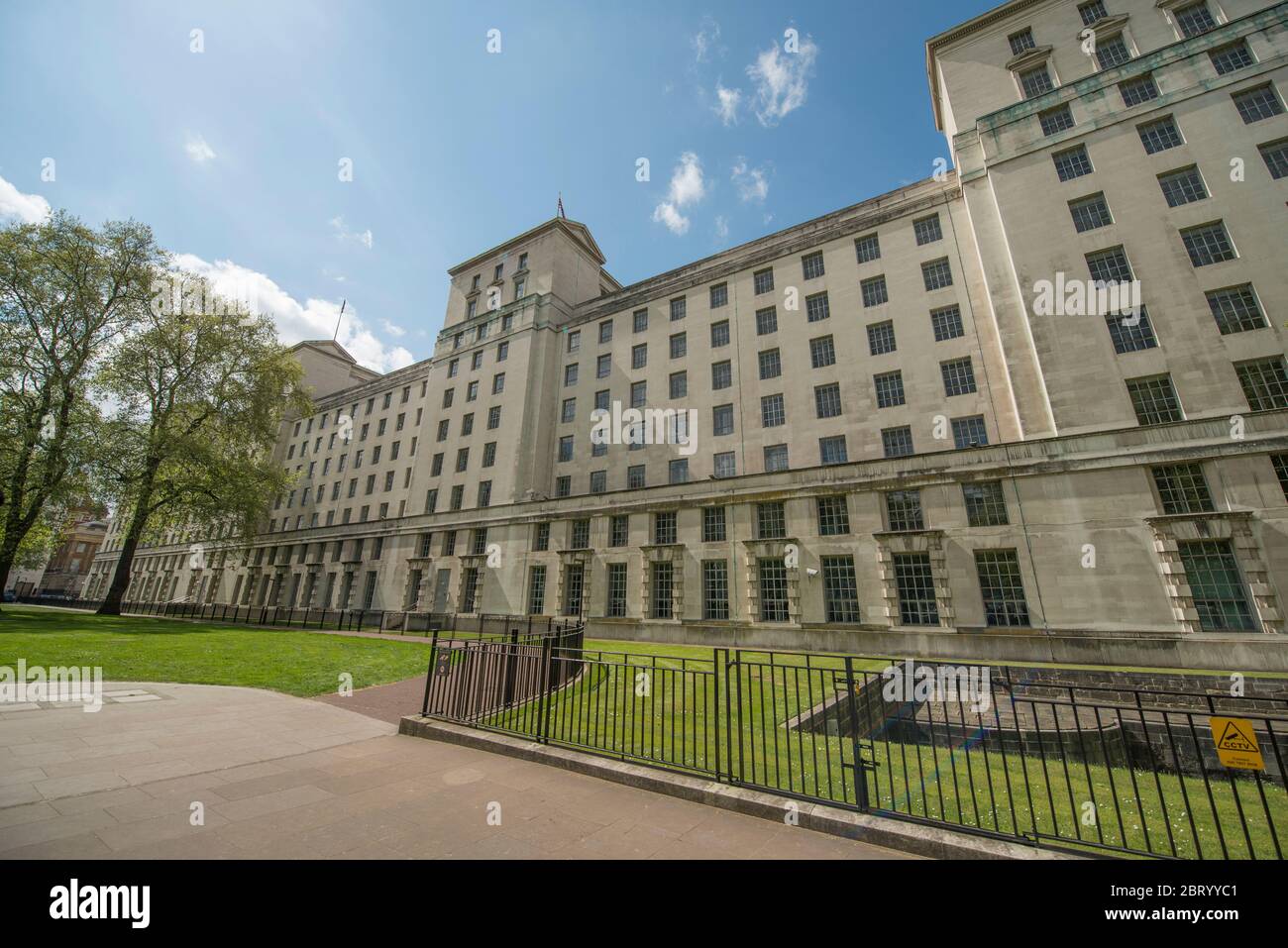 Uk ministry of defence office hi-res stock photography and images - Alamy