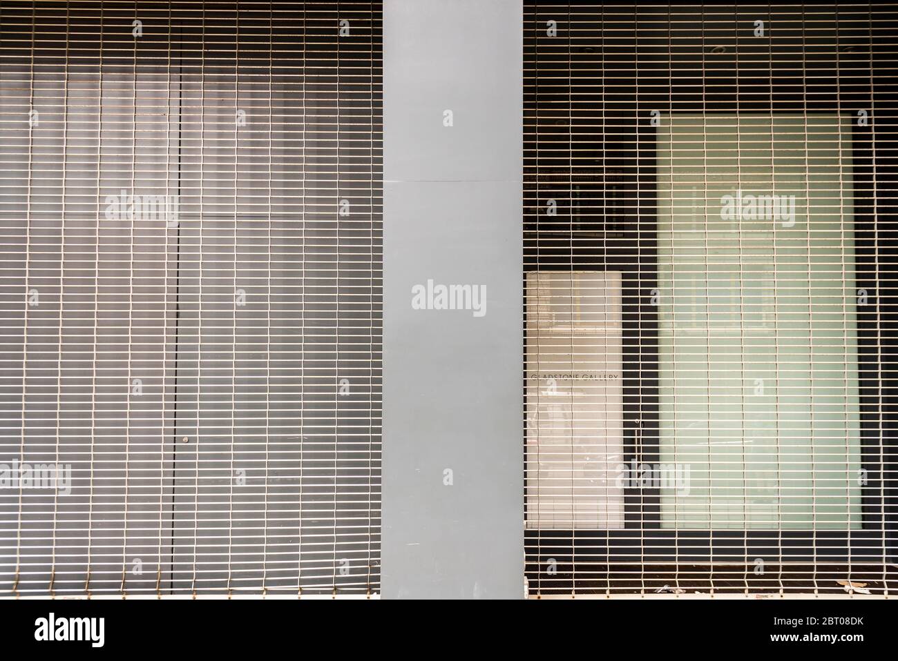 New york city gallery closed hi-res stock photography and images - Alamy
