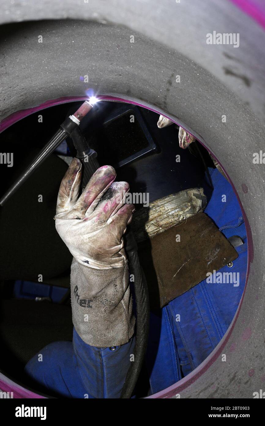Wig welding hi-res stock photography and images - Alamy